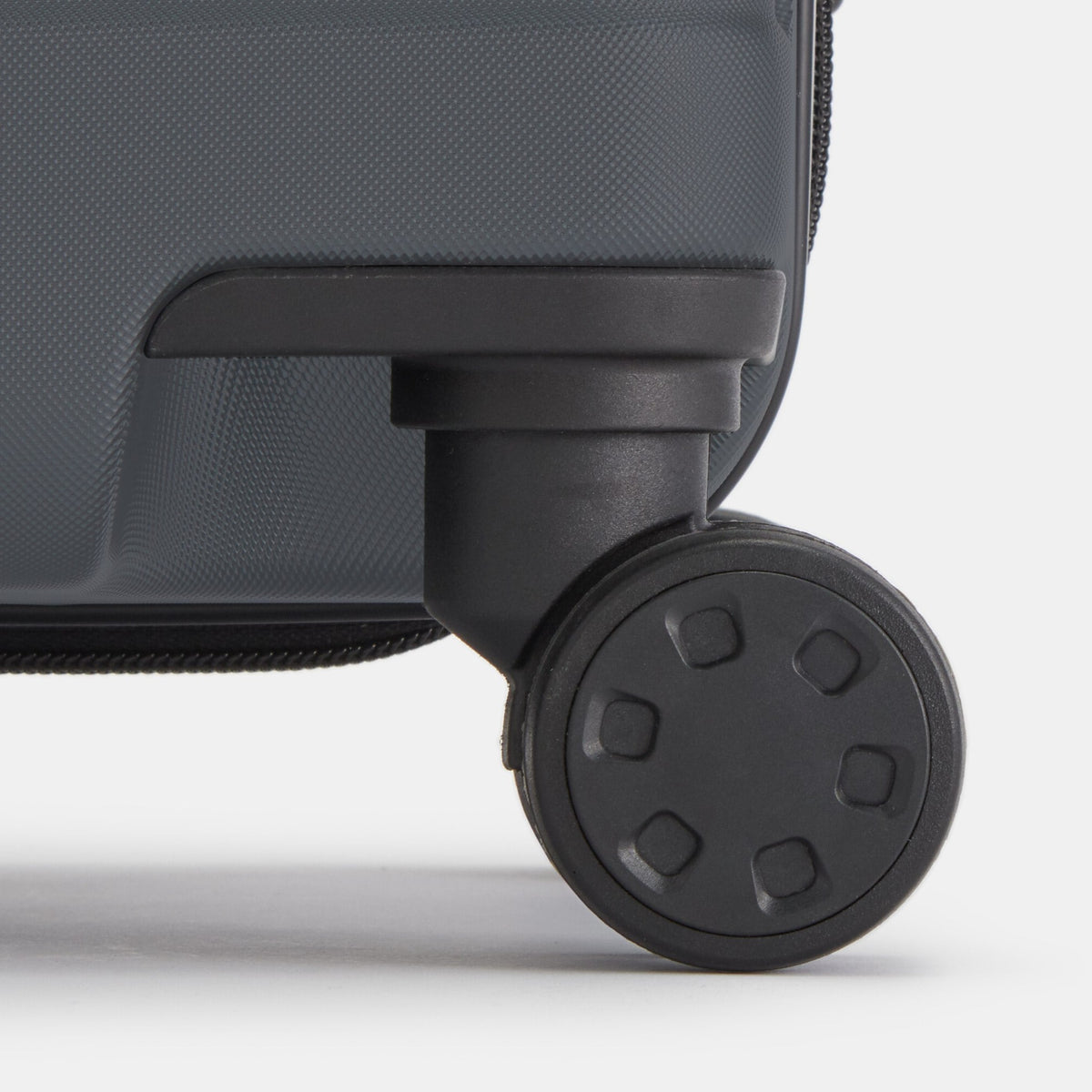 Back Right Caster for Hard Shell Suitcase | MUJI Canada