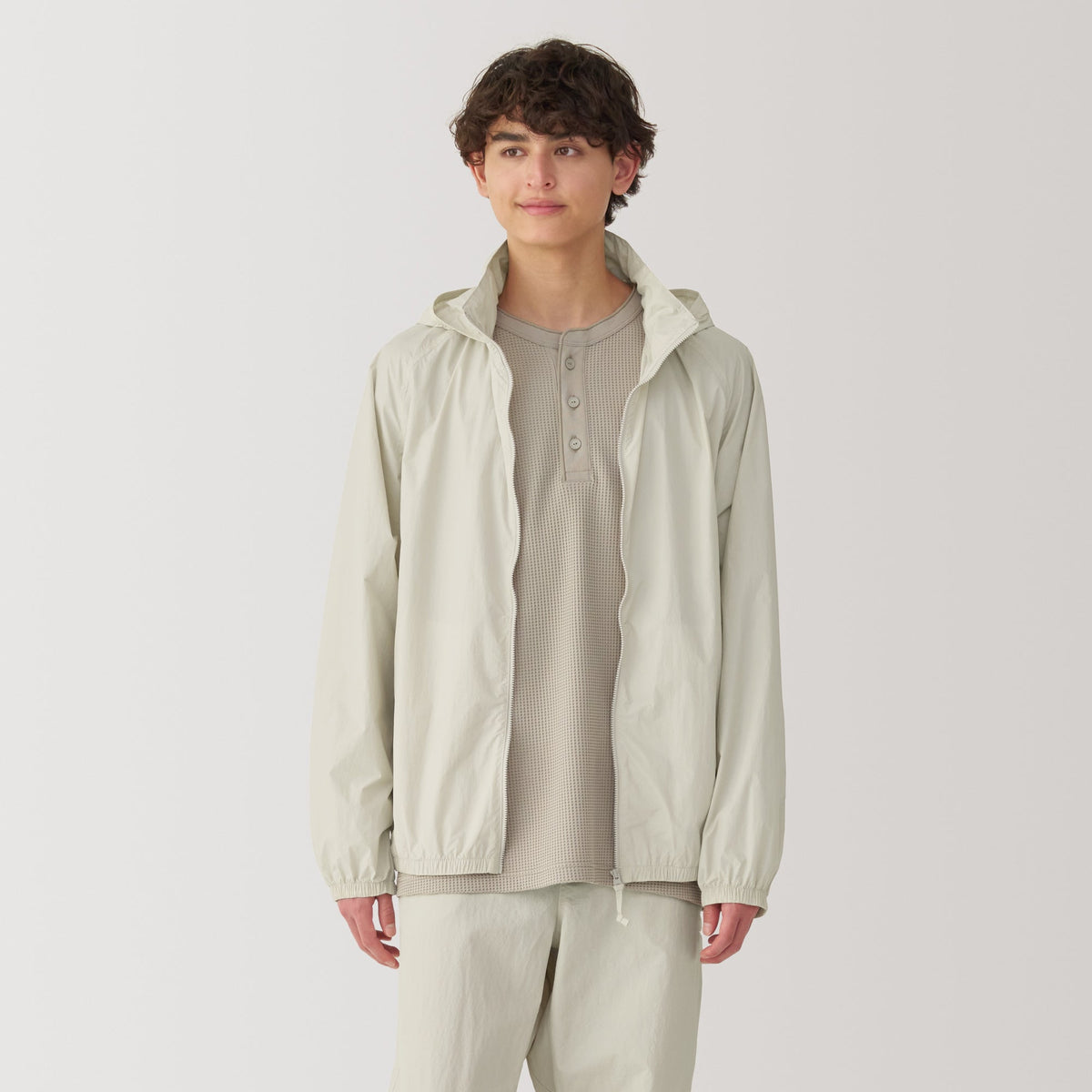 Men's Water Repellent Packable Windbreaker | Outerwear | MUJI Canada