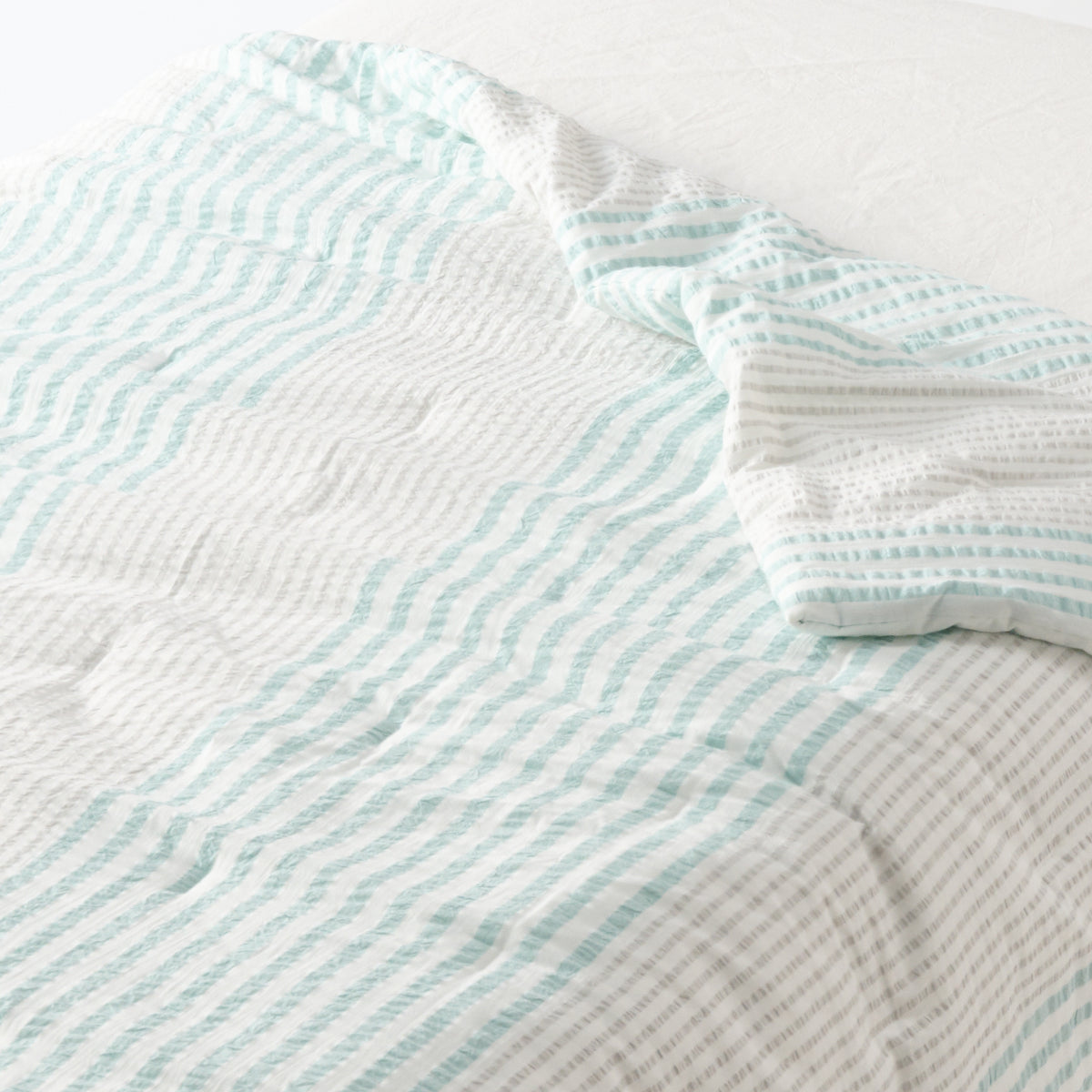 Cotton Seersucker Striped Thin Duvet | Summer Bedding | MUJI Canada