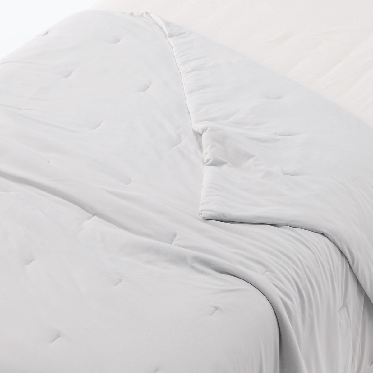 Cool Touch Thin Duvet - Double | Summer Bedding | MUJI Canada