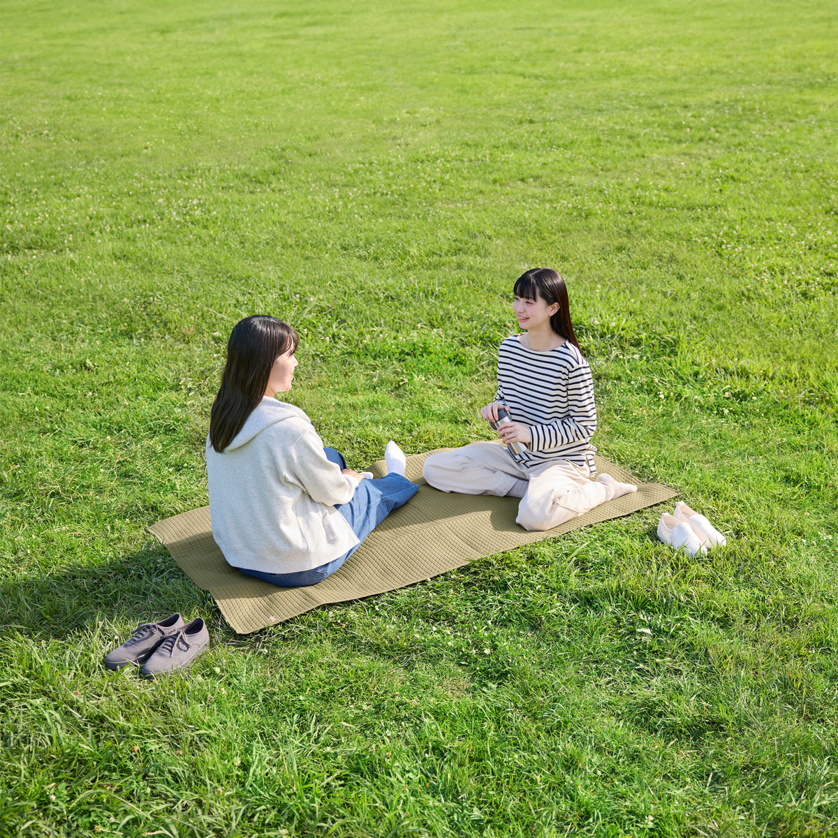 Quilted Picnic Blanket | Outdoor Mat | MUJI Canada