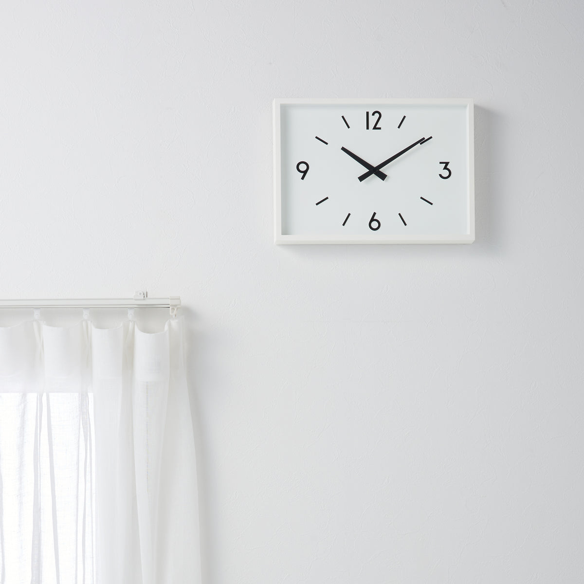 Station Clock | Analog Clock With Seconds | MUJI Canada